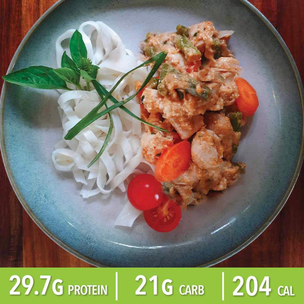 Mild Thai Red Chicken Breast Curry with Rice Noodles - Perfect Portion ...